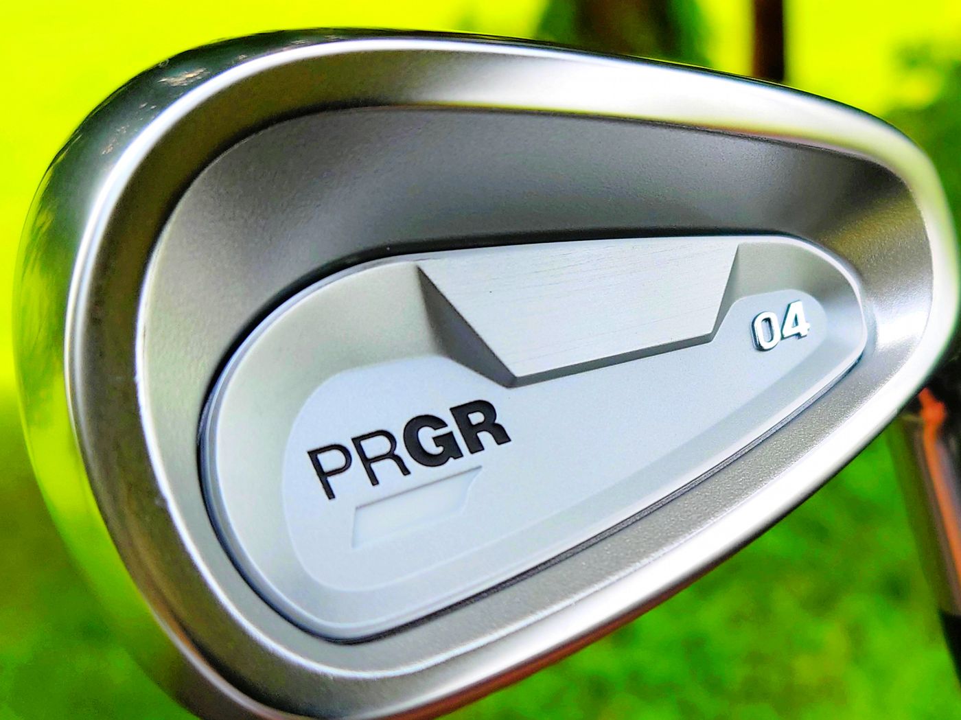 派手さはないけど使いやすくてスコアに直結！ 癖になる打感も魅力の『PRGR 04 アイアン』 - ゴルフ総合サイト ALBA Net
