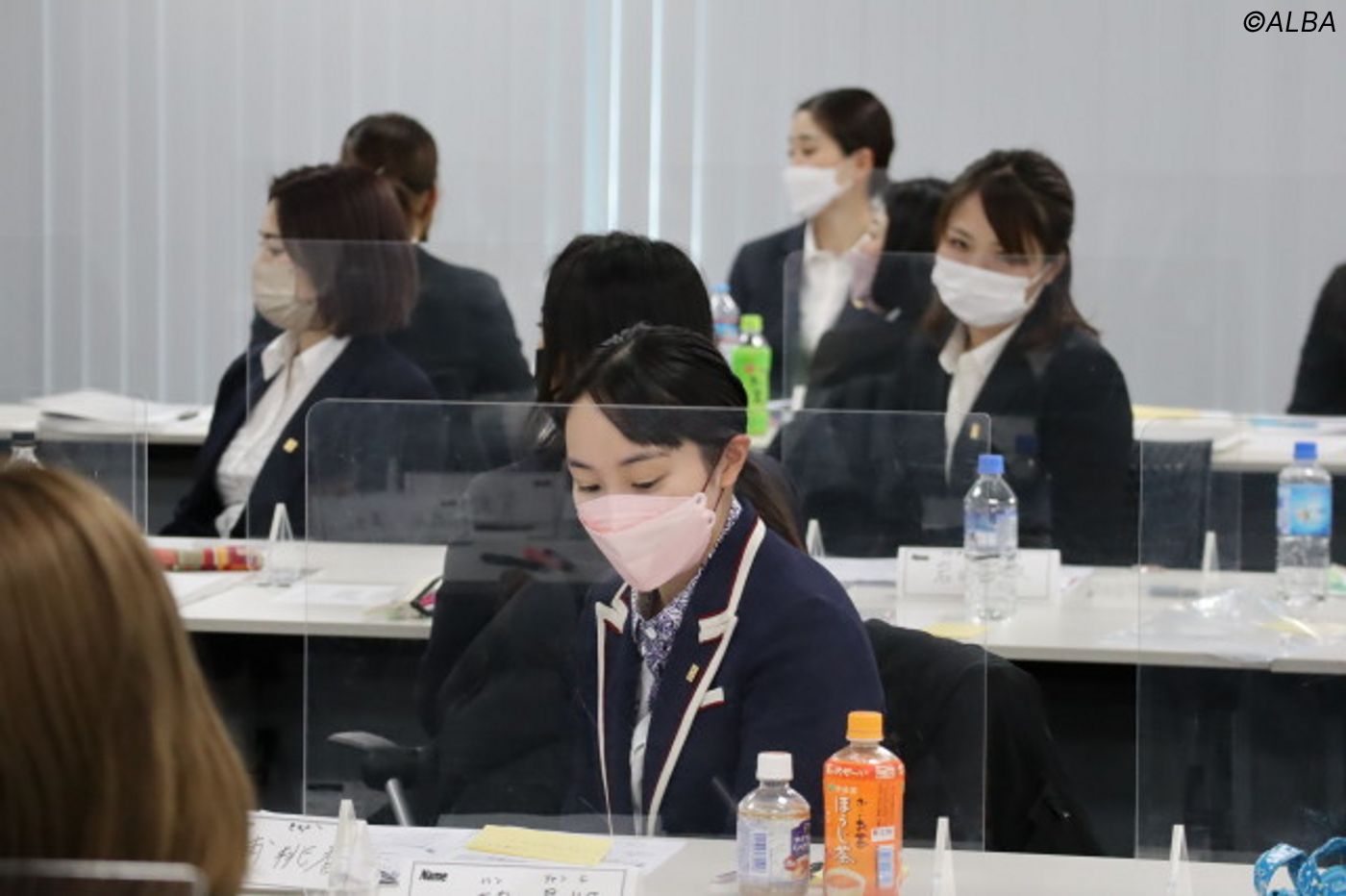 JLPGA入会式開催、“トップ合格”神谷そらが誓いの言葉「みんなで切磋琢磨を」 午後には三浦桃香が参加 フォトギャラリー article__2022121212463495192 - ゴルフ ...