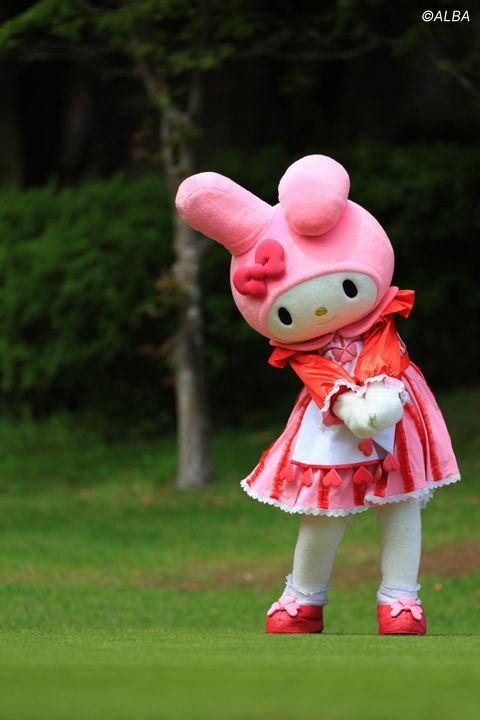 サンリオのキャラクター『マイメロディ』がゴルフスイングを披露！ 【連続写真】 - ゴルフ総合サイト ALBA Net