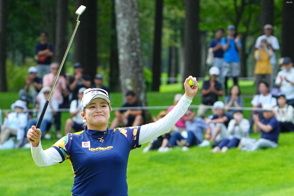 [写真] 2024年 ニトリレディス ニトリレディスで見た女子プロウェア 鶴岡果恋はワンピース風コーデで秋を先取り【編集部ファッションチェック ...