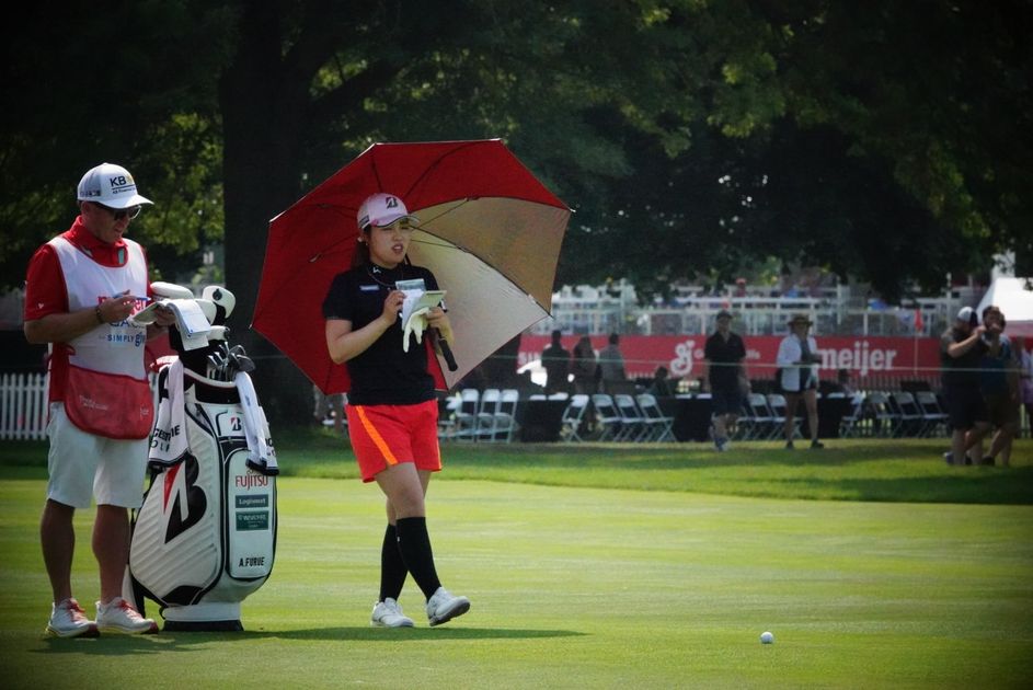 「マイヤーLPGAクラシック」を終えた古江彩佳のファン対応 ちびっこたちが集まりました【動画】 フォトギャラリー - ゴルフ総合サイト ALBA Net