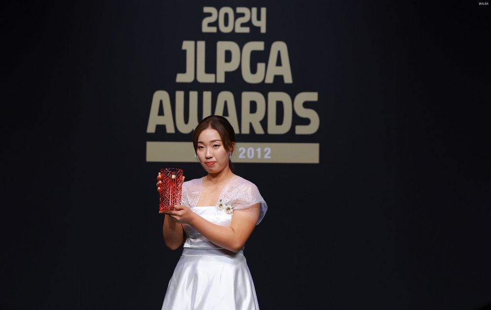 [写真] 史上最年少Vのシンデレラガールが新人賞受賞「私の夢だった」【JLPGAアワード受賞者の声】 国内女子ゴルフ JLPGAツアー の画像ギャラリー ゴルフフォト特集 - ゴルフ総合サイト ...